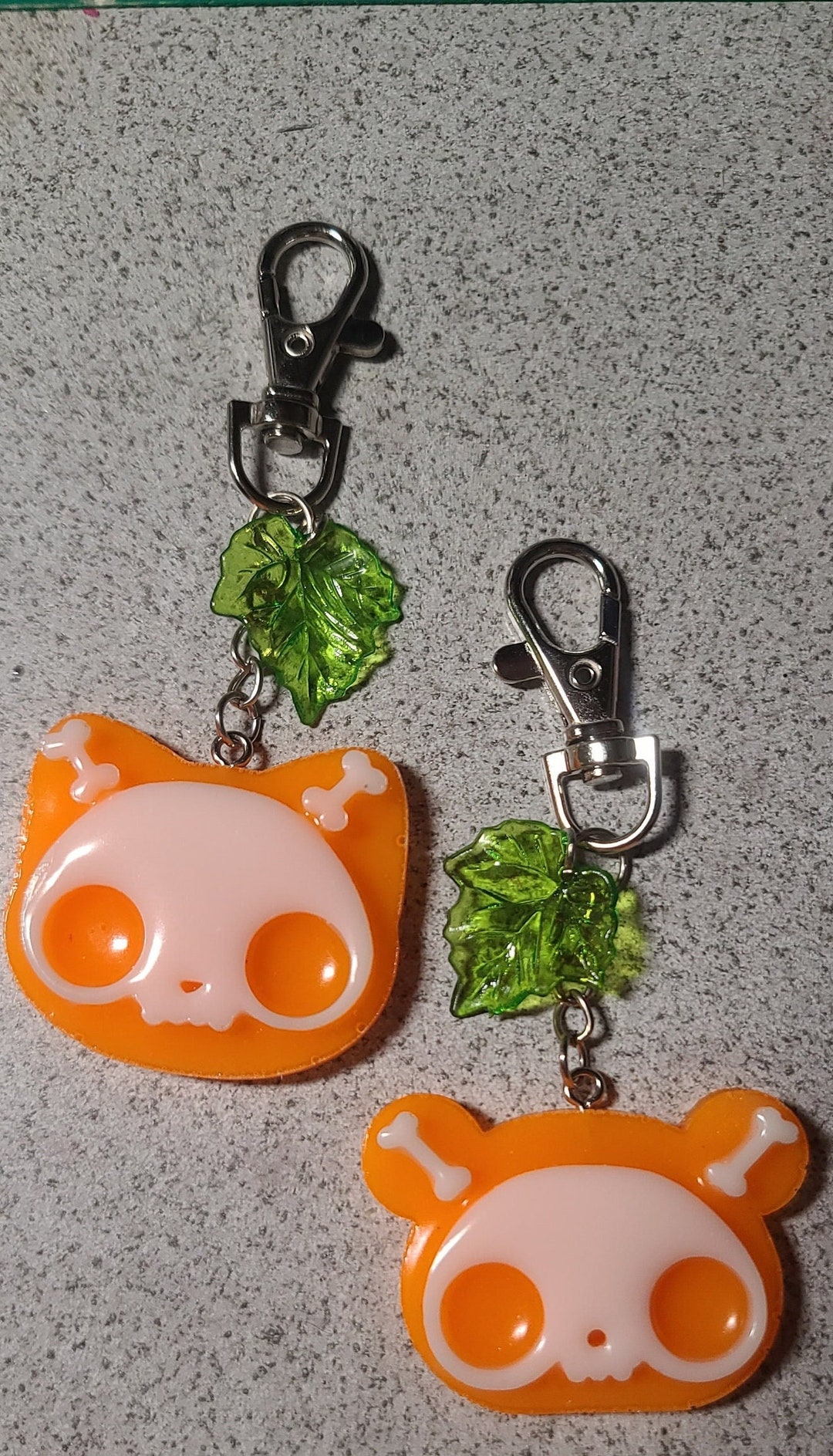 Critter Skull Keychain ( Gothic, Creepy, Glow in the Dark, Accessory ...