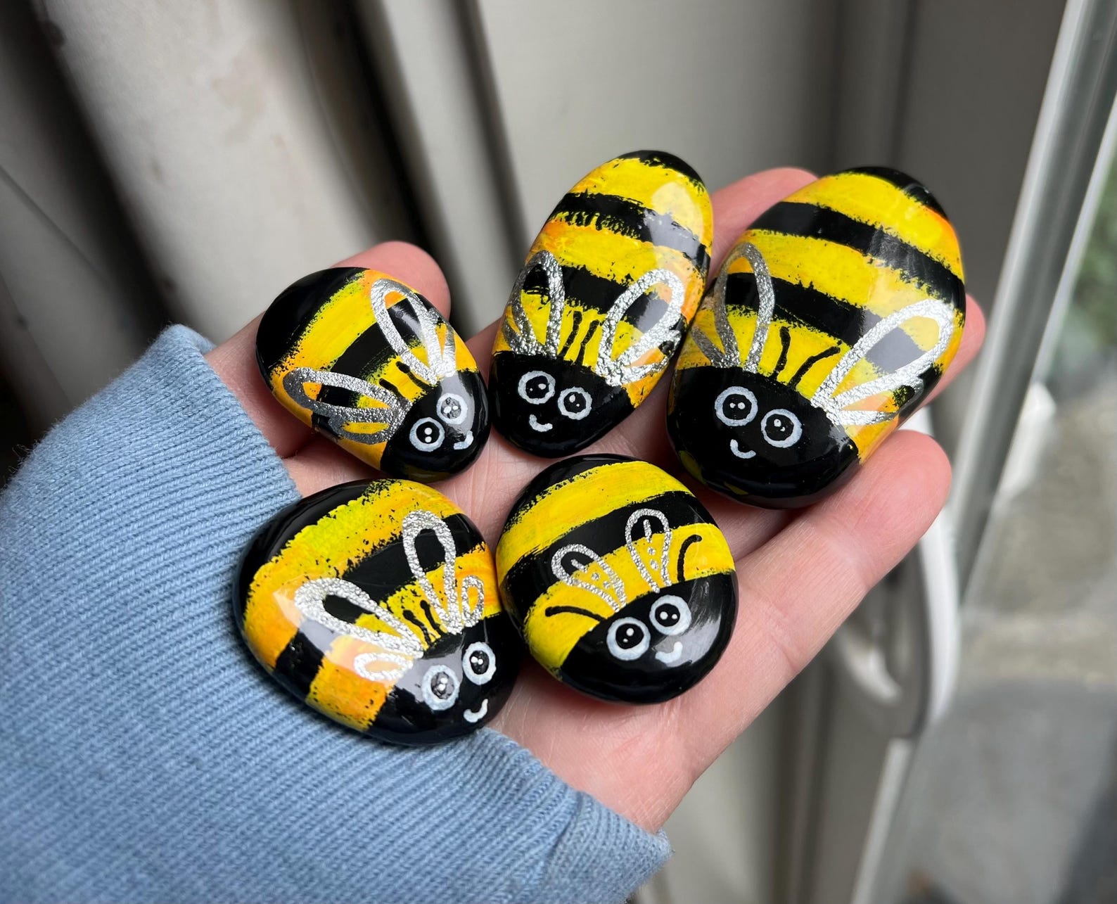 Bee Painted Rocks, Resin Coated Bumble Bee Garden Decor, Set of 5 - Etsy