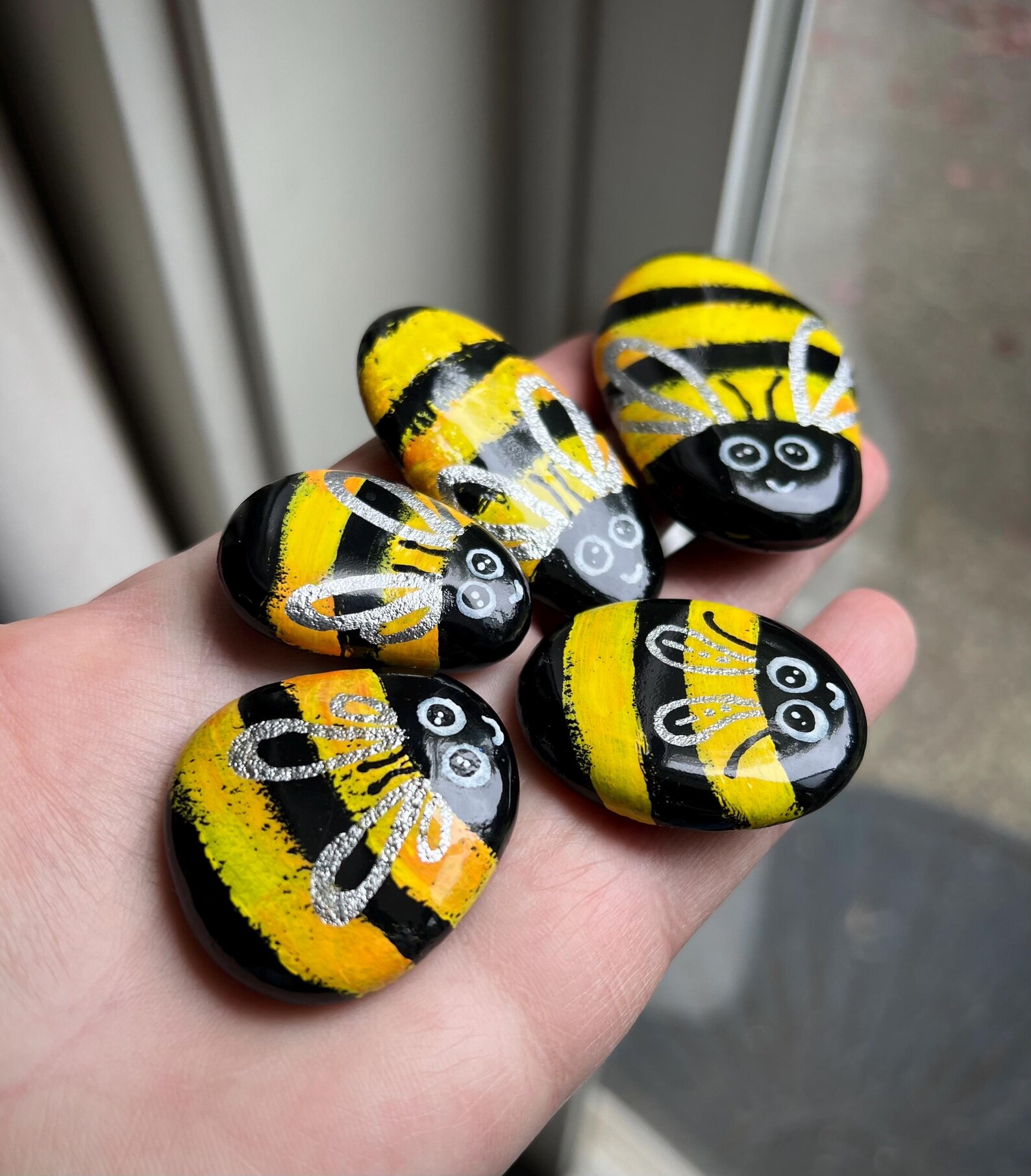 Bee Painted Rocks, Resin Coated Bumble Bee Garden Decor, Set of 5 - Etsy