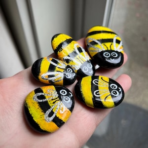 Bee Painted Rocks, Set of 5 Bee Rocks, Resin Coated, Bee Gift, Bee Art ...