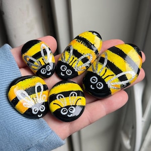 Bee Painted Rocks, Set of 5 Bee Rocks, Resin Coated, Bee Gift, Bee Art ...