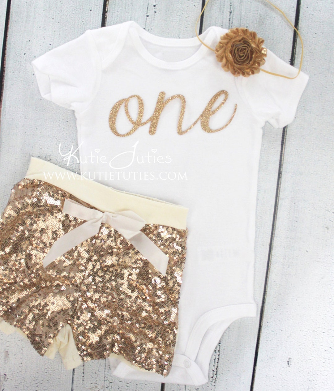 Grenouillère d'anniversaire cursive un dorée à paillettes paillettes ...