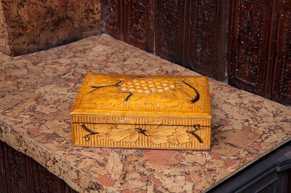 Wooden Casket, Vintage Casket, Casket with grapes, Je… - Gem