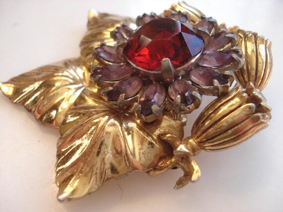 1940's Large Gold Tone Leaf and Ruby Red Rhinestone P… - Gem