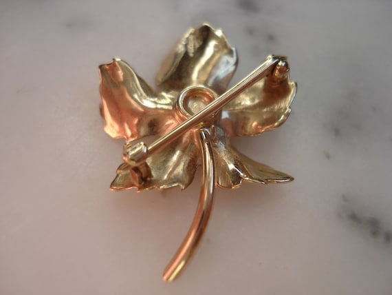 Small 14K Gold Maple Leaf Pin - Gem