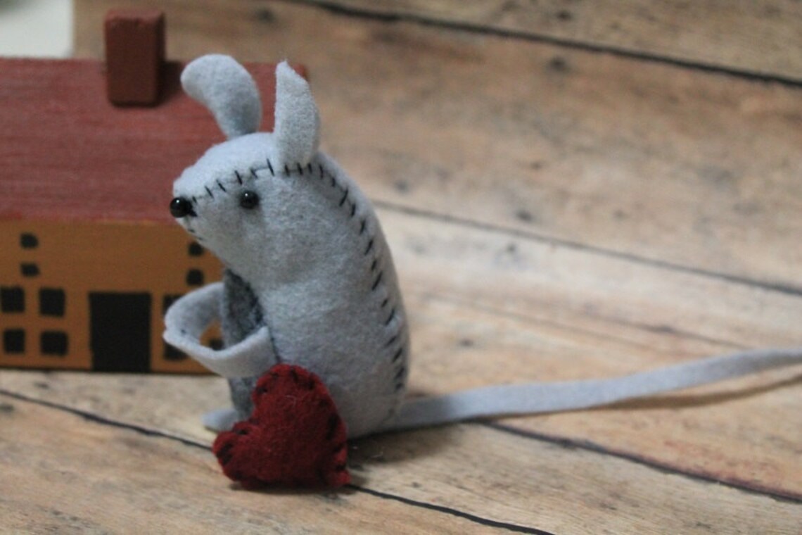 Mouse Doll-handmade Felt Mouse-valentine Mouse-mouse With - Etsy