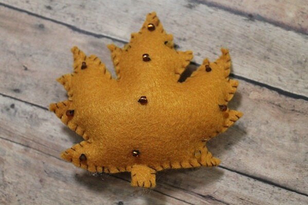 Felt Leaves-maple Leaf Ornament-fall Decor-christmas | Etsy