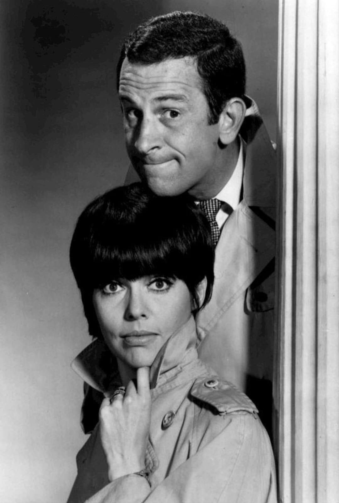 Don Adams (maxwell Smart) Barbara Feldon (agent 99) Get Smart, 1965 Tv ...