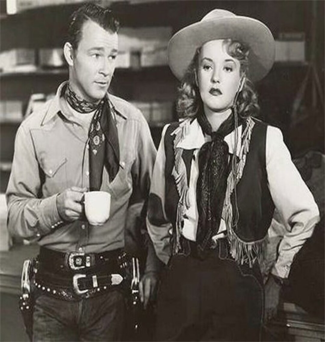 Roy Rogers and Phyllis Brooks in Silver Spurs, Western Movie (1943 ...