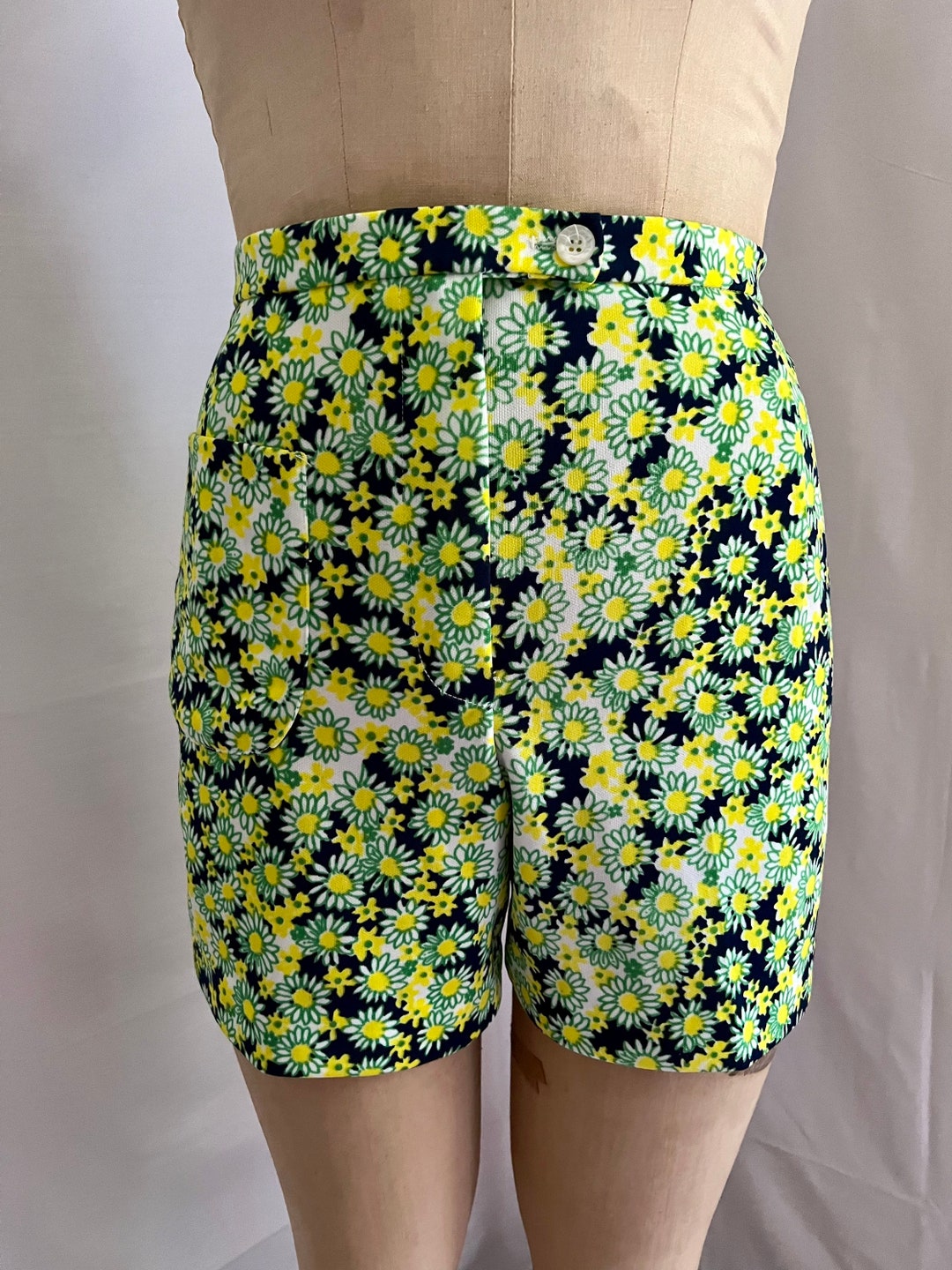 60s the Lillie (lillie Pulitzer) Nylon Daisy Print Shorts Sz M - Etsy