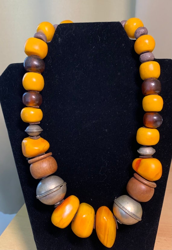 Spectaculaire collier africain en copal,métal et bois - Gem