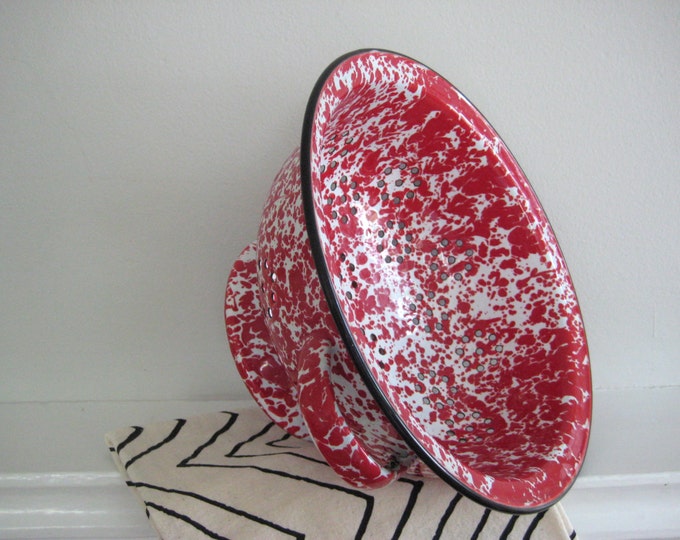 Vintage Spatterware Enamel Colander / Red - White - Strainer - Kitchen ...