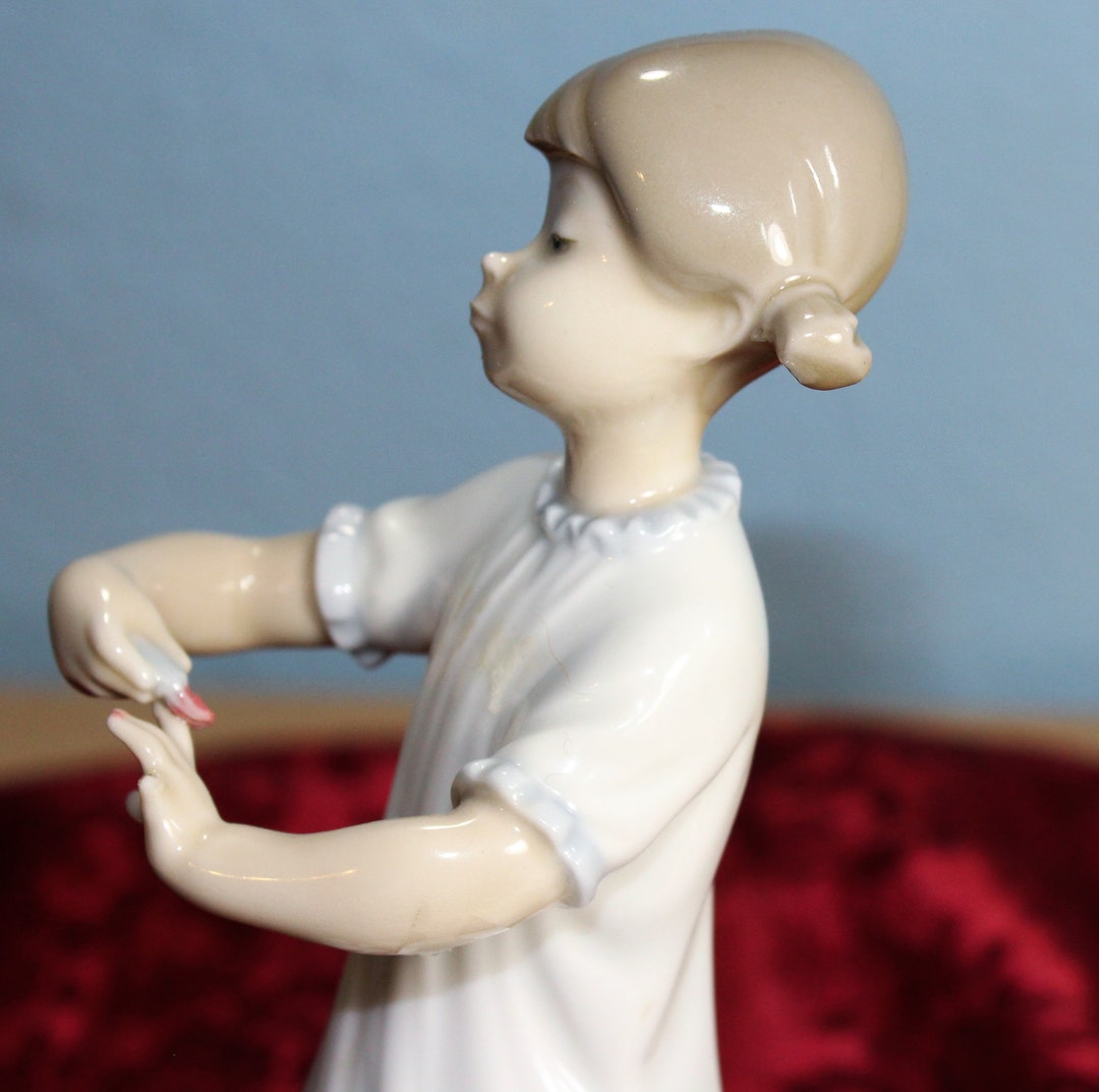 Retired Lladro Young Girl Painting Her Nails Figurine - Etsy