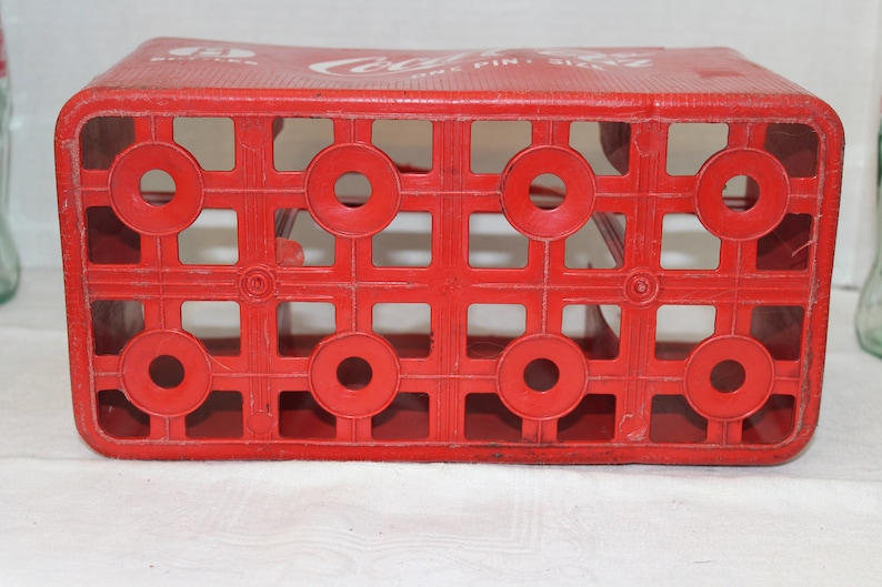 Sale30percent...vintage Coca-cola Hard Plastic 8 Pack Pint Bottle Carry ...