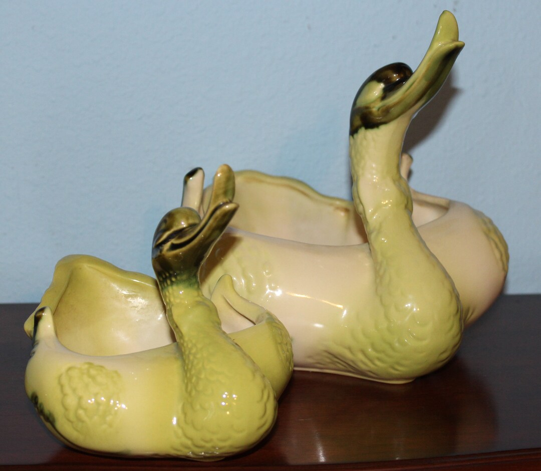 Sale...vintage Hull Large and Small Green Imperial Swans, Hull Imperial ...