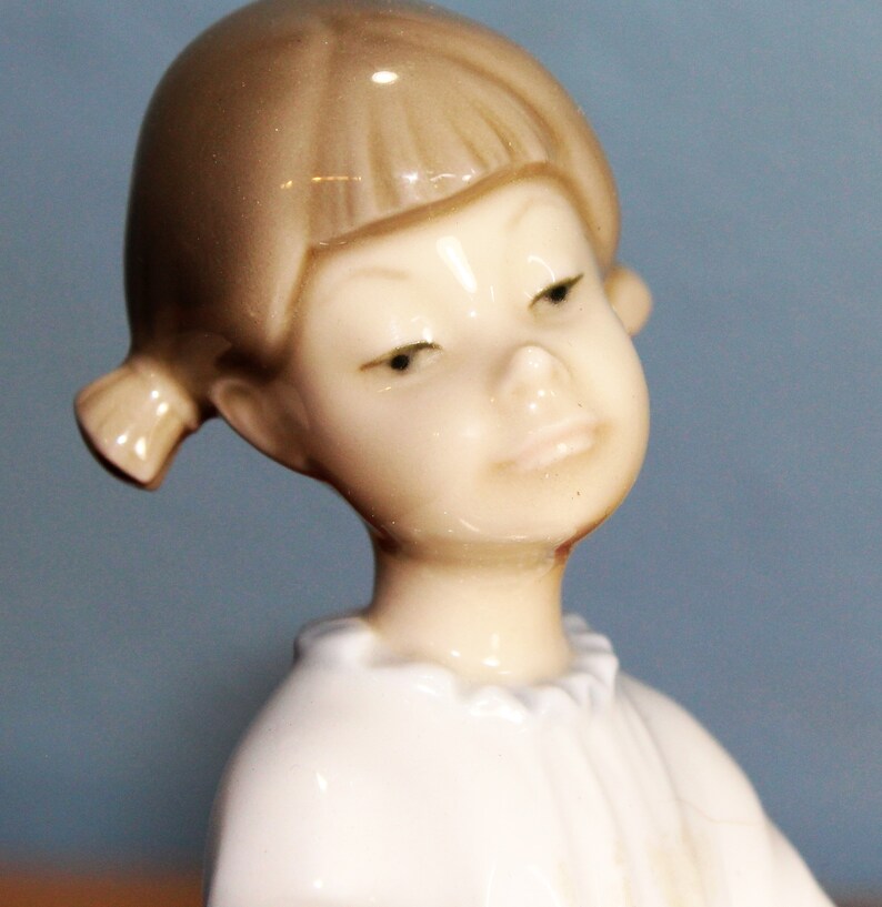 Retired Lladro Young Girl Painting Her Nails Figurine - Etsy