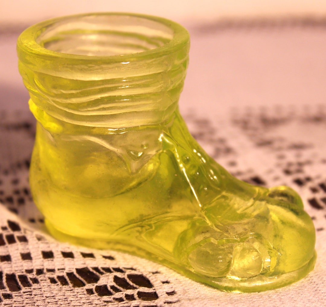 Boyd Glass Company Vaseline/uranium Baby's Boot Made in 1998-2003 - Etsy