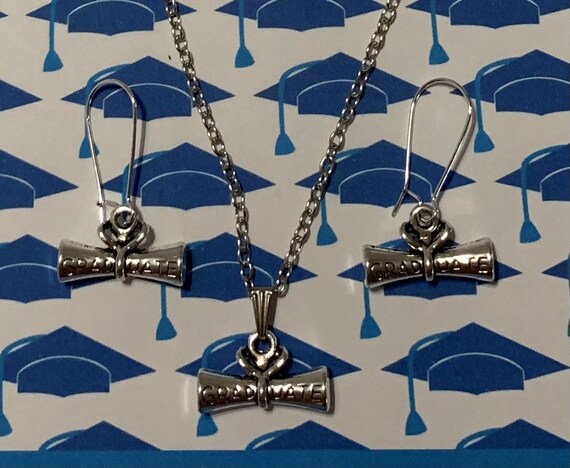 Lindo collar de diploma de graduación de plata antigua - Etsy México