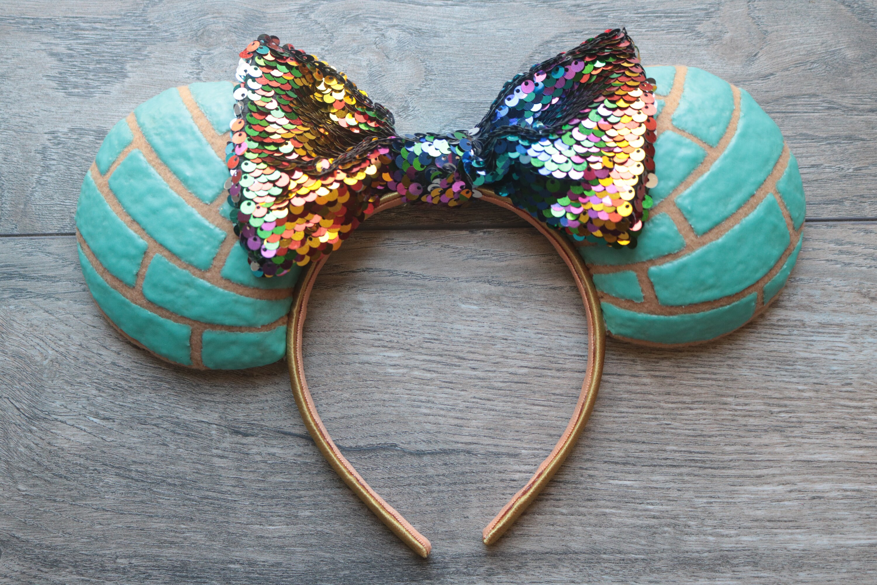 Mint Concha Minnie Ears, Food Minnie Ears, Pan Dulce Ears, Concha ...