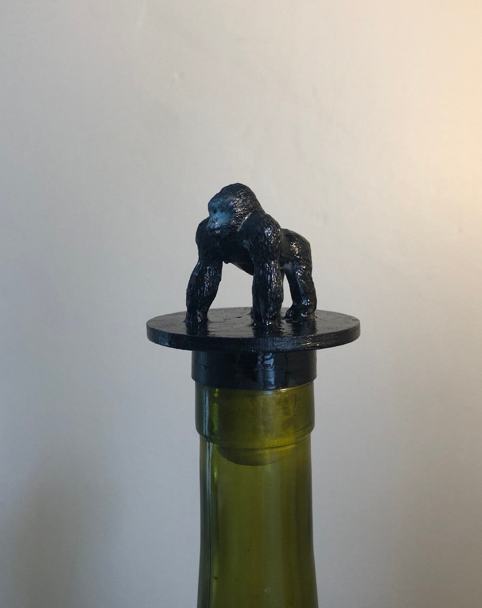 Gorilla Bottle Stopper, Great Bar Gift or Wine Accessory for Any Bar ...