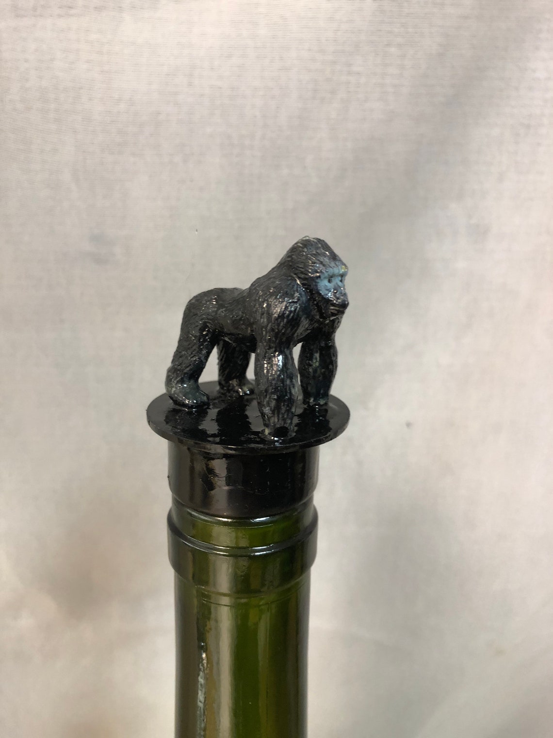 Gorilla Bottle Stopper, Great Bar Gift or Wine Accessory for Any Bar ...