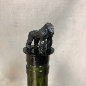 Gorilla Bottle Stopper, Great Bar Gift or Wine Accessory for Any Bar ...
