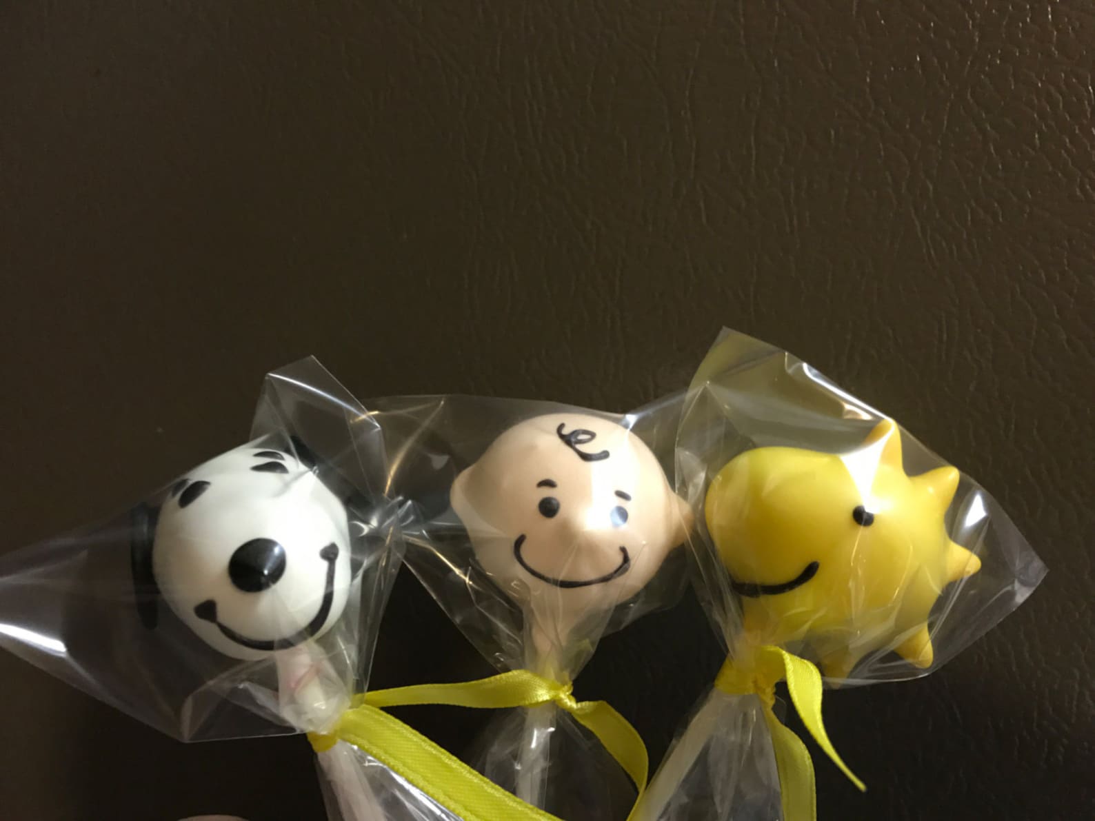 Peanuts (charlie Brown, Snoopy and Woodstock) Cake Pops - Etsy