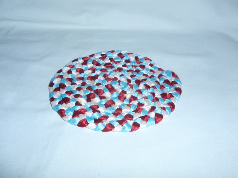 Handmade Miniature Braided Rug for Dollhouse. WHITE burgundy-blue ...