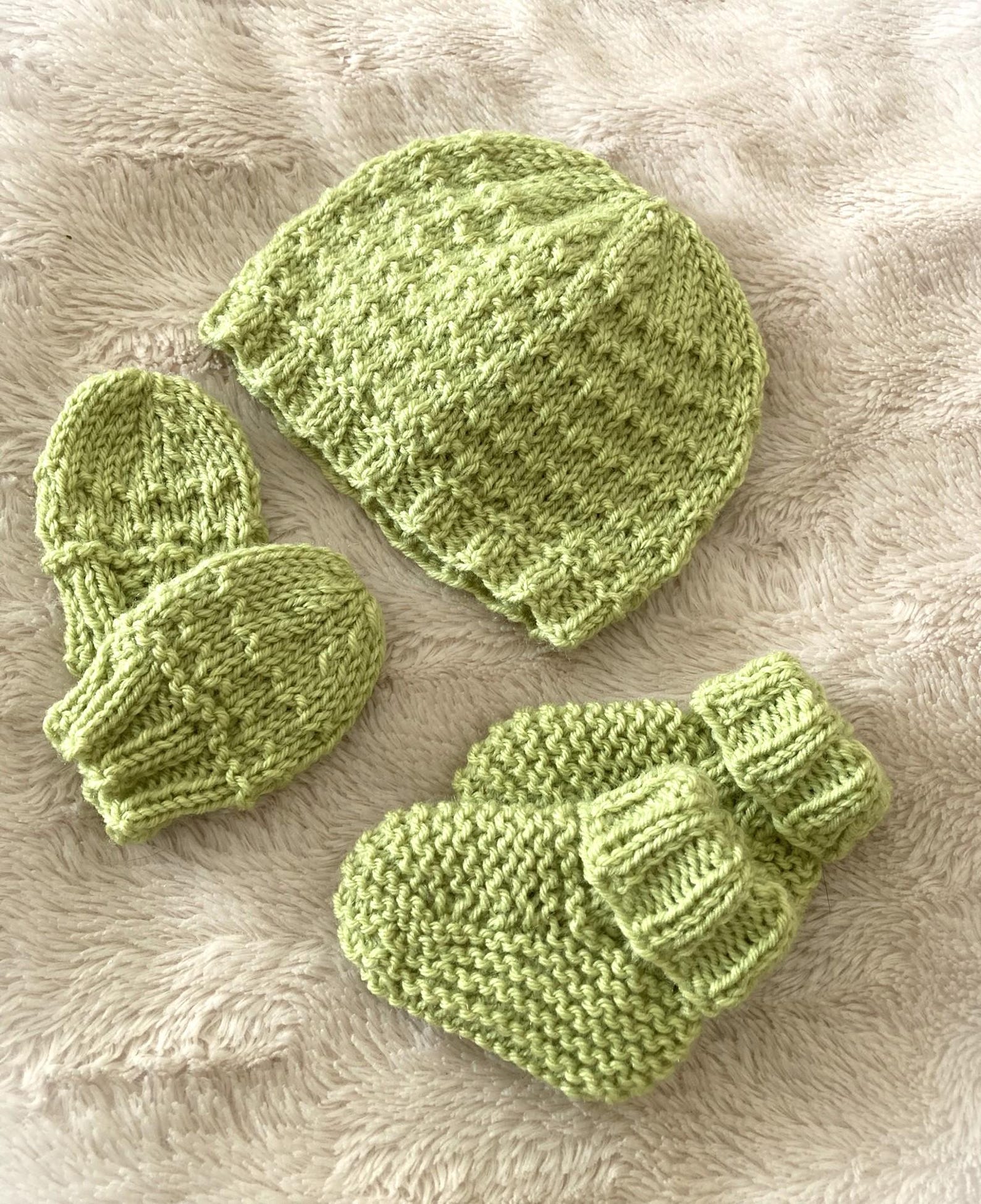Knitting Pattern ~ Idris New Baby Set / Hat , Mittens and Bootees ...