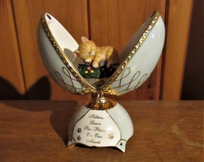 HEIRLOOM PORCELAIN Musical Collection, KITTEN Dreams Music Egg - Etsy