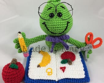 Crochet Bookworm Pattern - Etsy