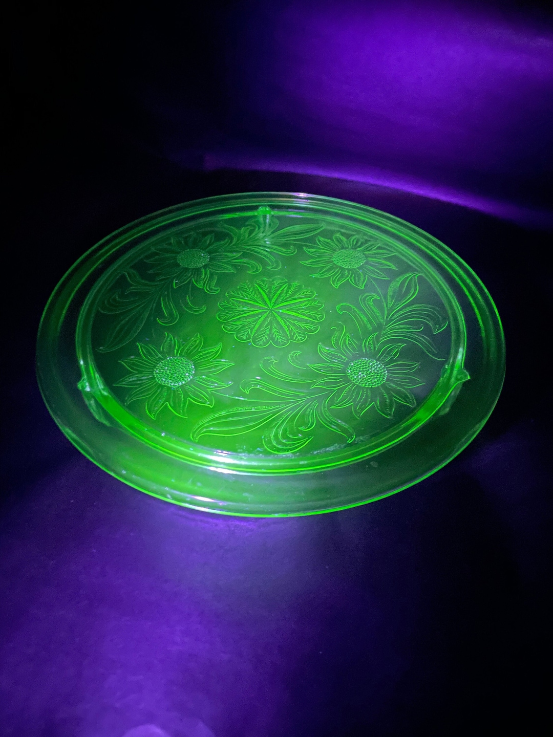 Green Uranium Glass Plate Serving Cake Plate Dish Footed Platter Floral ...