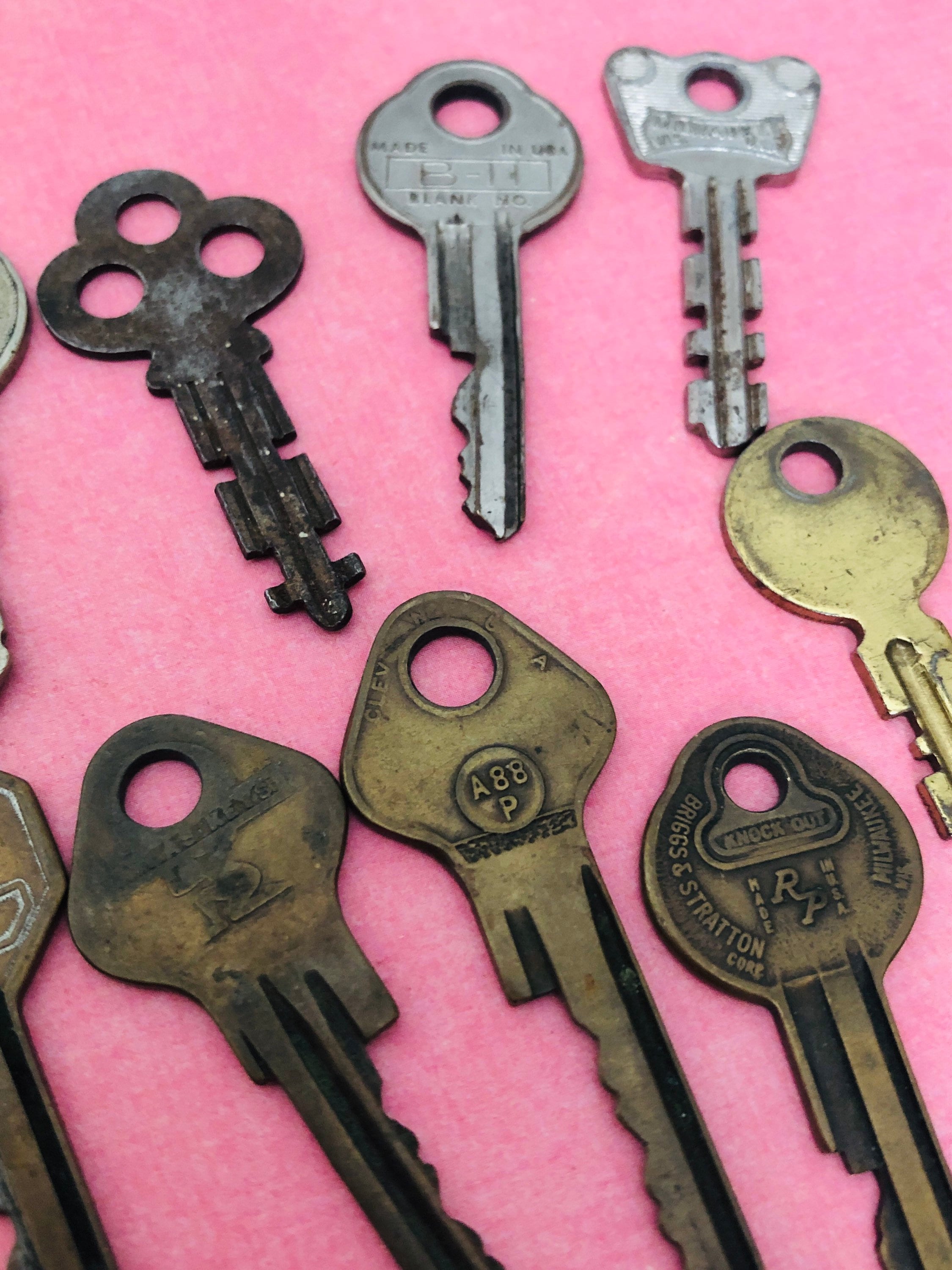 Vintage keys brass silver metal set of 12 old patina | Etsy