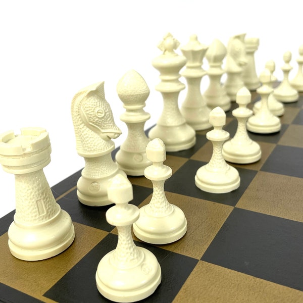 Vintage Chess - Etsy