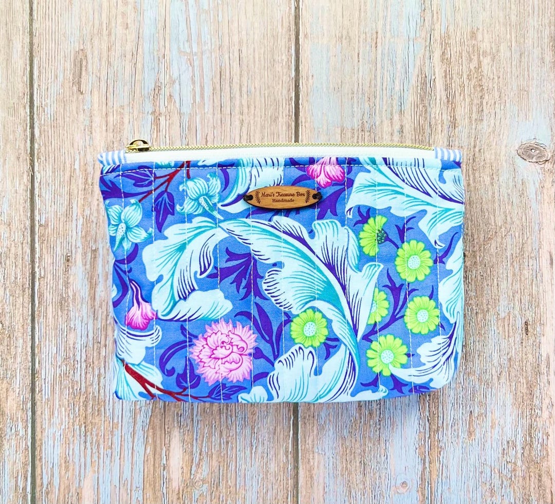 Blue Makeup Bag for Her Floral Makeup Organizer Quilted Pouch for Trip ...