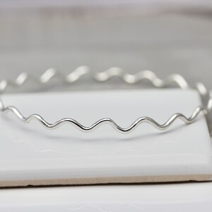 Wavy Silver Bangle 1.6mm Handmade Wave Pattern Bracelet Shiny Finish ...