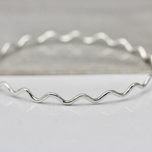 Wavy Silver Bangle 1.6mm Handmade Wave Pattern Bracelet Shiny Finish ...