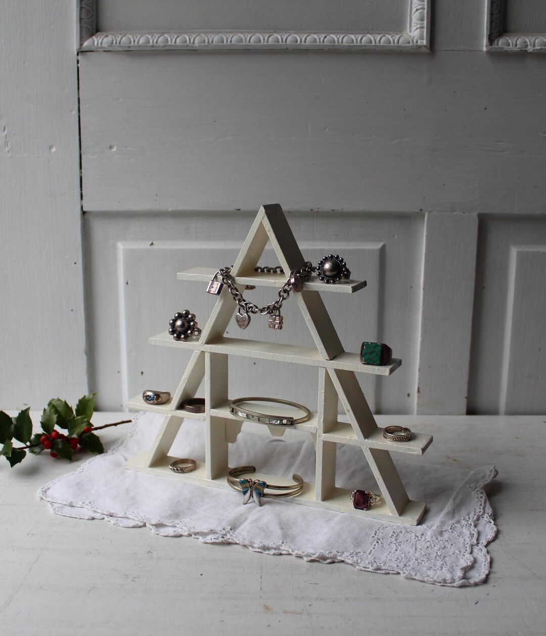 Jewelry Display Shelf for Rings & Bracelets - Holiday Booth Display ...