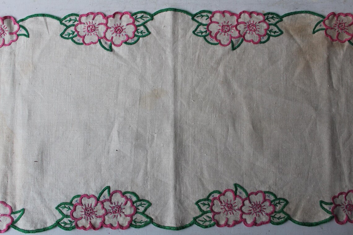 ONE Vintage Linen Runner With Bold Pink and Green Embroidered Flower ...