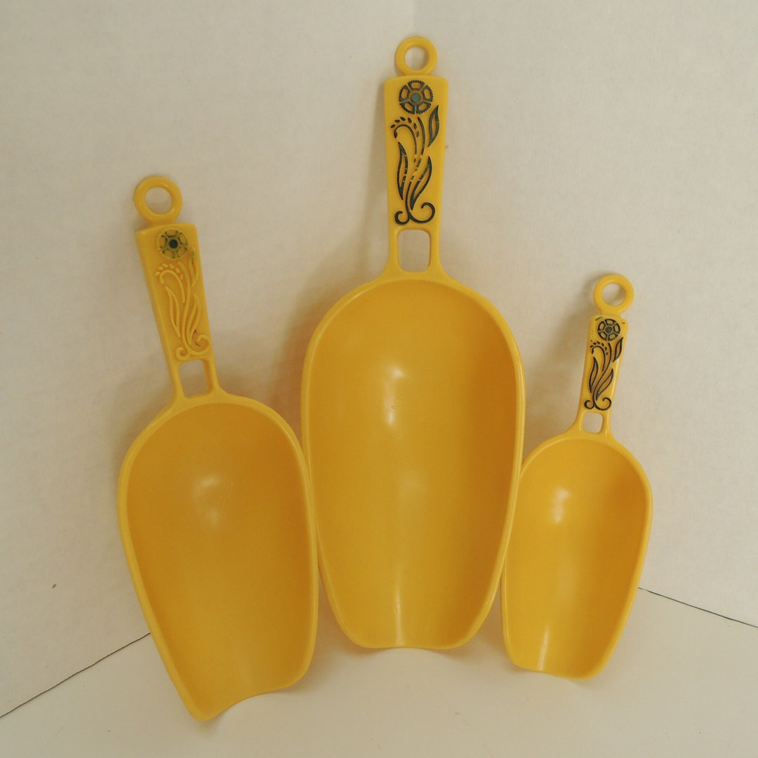 Plastic Scoops, 3 Harvest Gold Floral Handle Scoops, Graduated Scoops ...