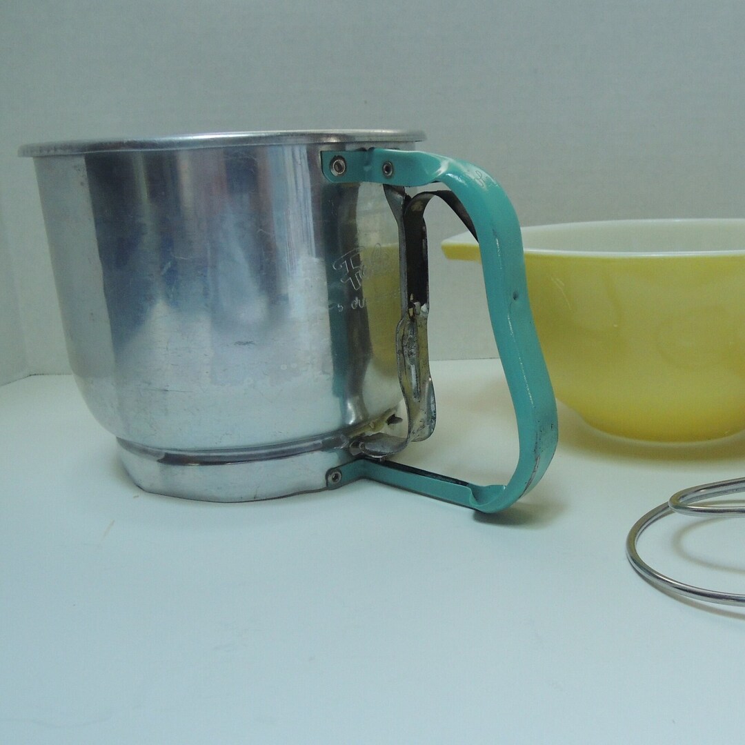Sifter, Foley 5 Cup, Aqua Handle, Turquoise Handle Aluminum Sifter ...
