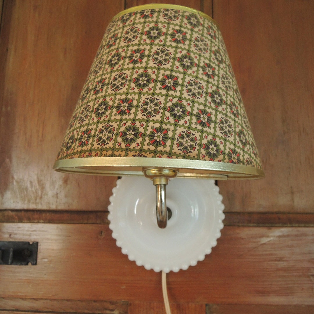 Milk Glass Pin up Lamp, Pinup Light, Hobnail Lamp Wo Shade, Excellent ...