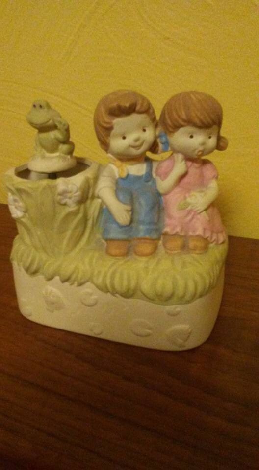 UCTCI Music Box Boy and Girl With Moving Frog in the Well - Etsy