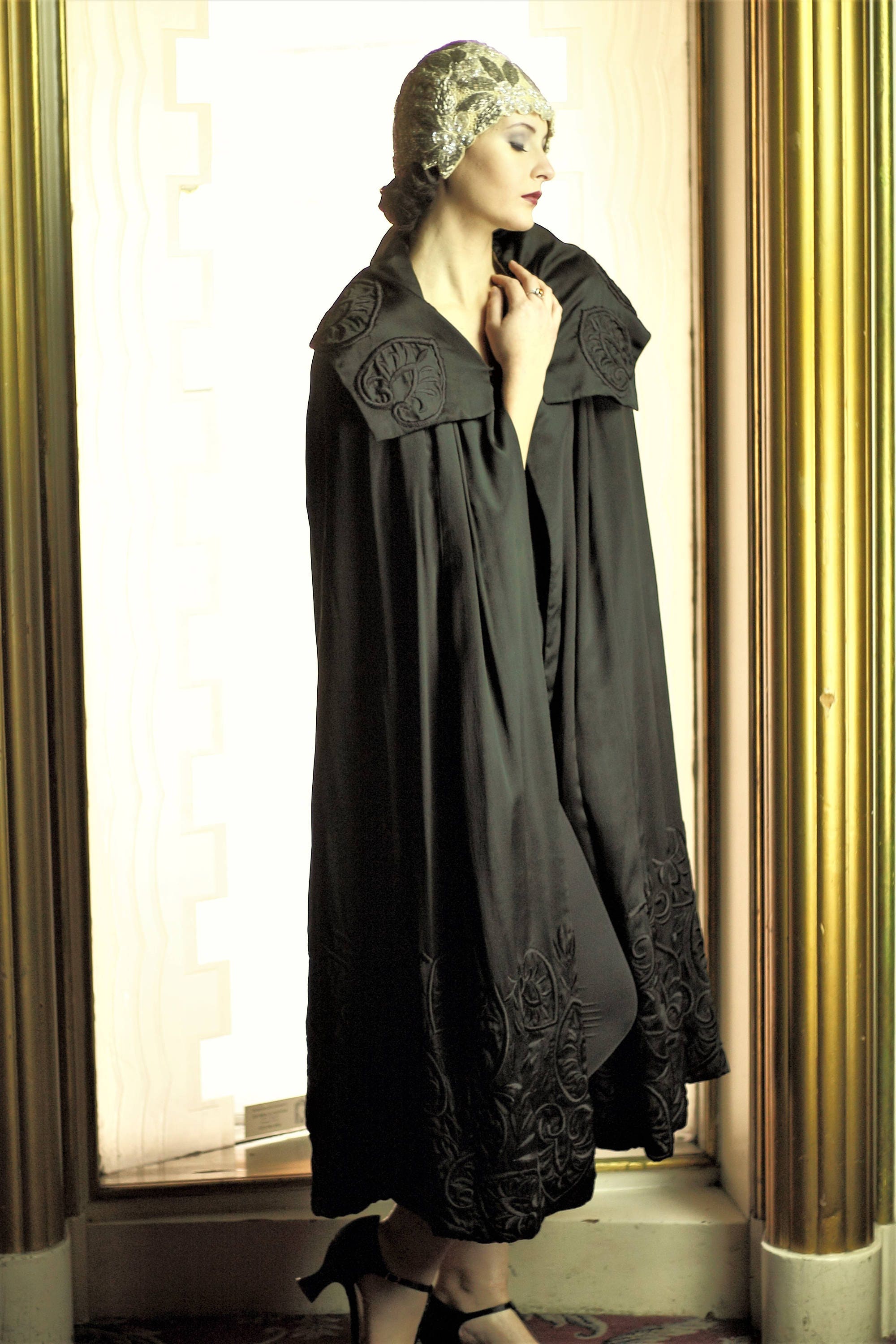 LAYAWAY Gorgeous 1920s silk opera cape with exceptional trapunto detailing