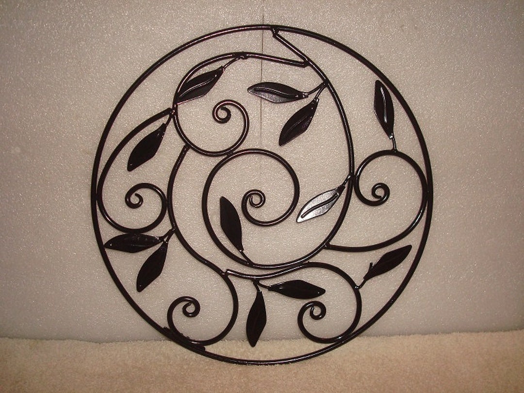 Vintage Black Wrought Iron Metal Circular Curled Leaf Design Wall ...