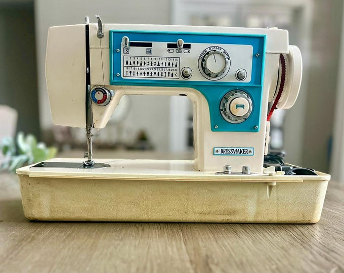 Vintage Singer Merritt Germany Made 1802 Sewing Machine Model Heavy ...