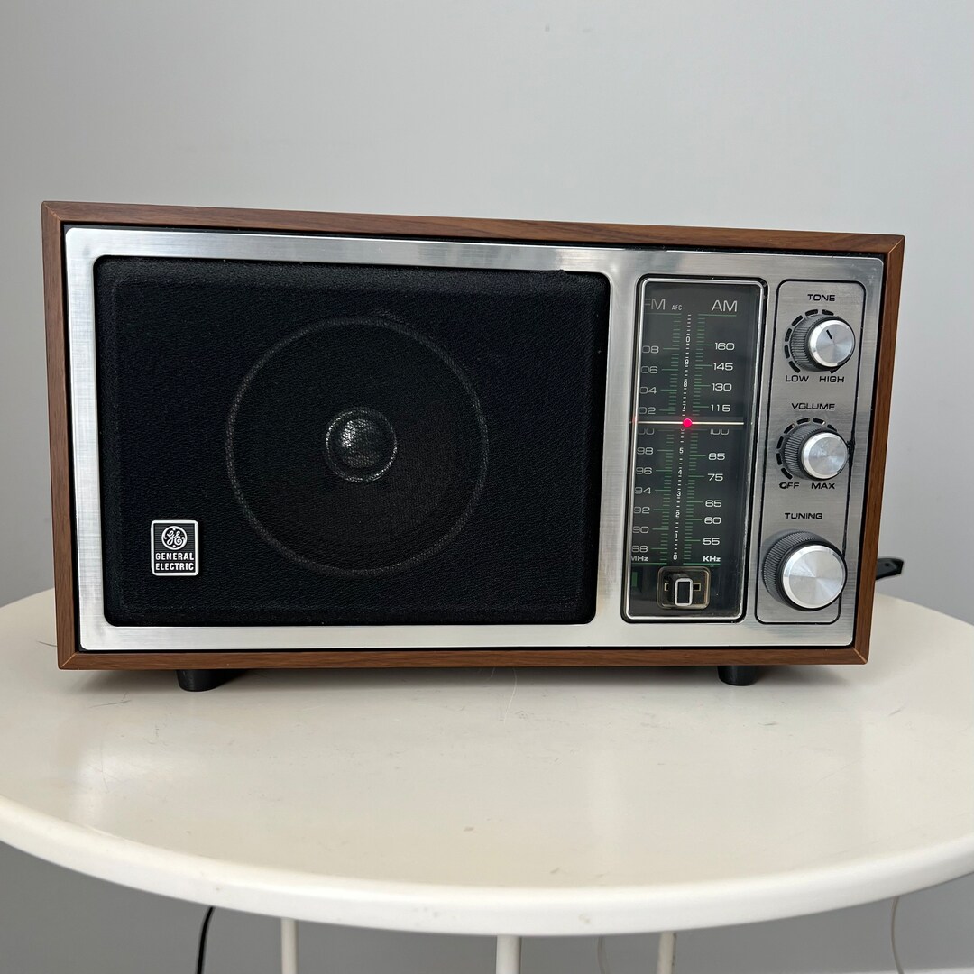 Vintage General Electric Radio Model 7 4145A AM FM Radio Walnut Wood ...