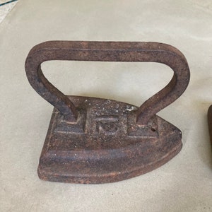 Antique Cast Iron Clothes Iron Set of 2 Early Primitives Rustic Decor ...