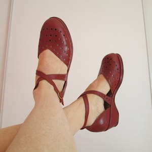 1940s Stunning Swinging Strappy Sandals / Deadstock Vintage 40s Rusty ...