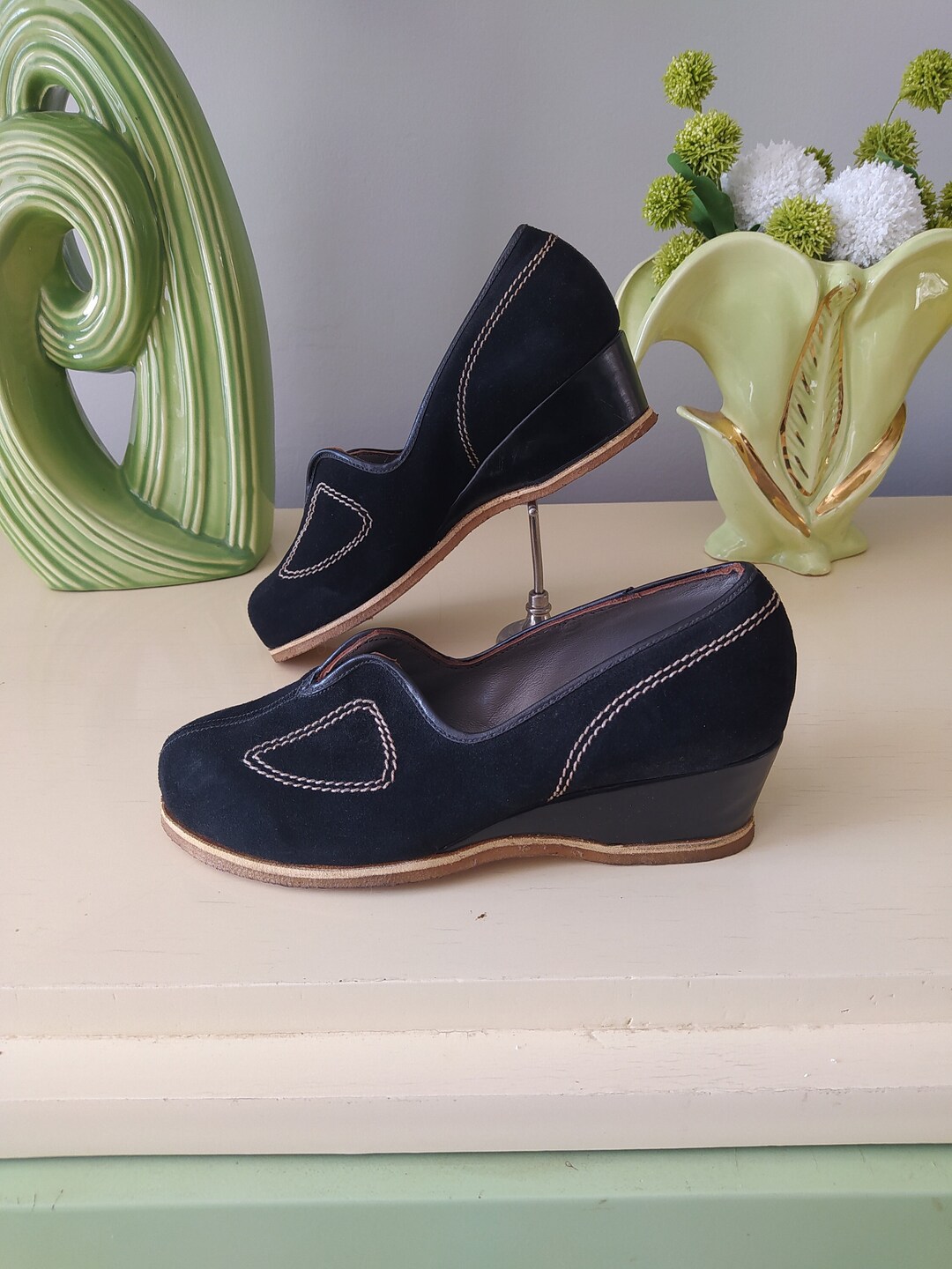 1940s Brigitte Beloved Black Pumps / Deadstock French Vintage 40s Suede ...